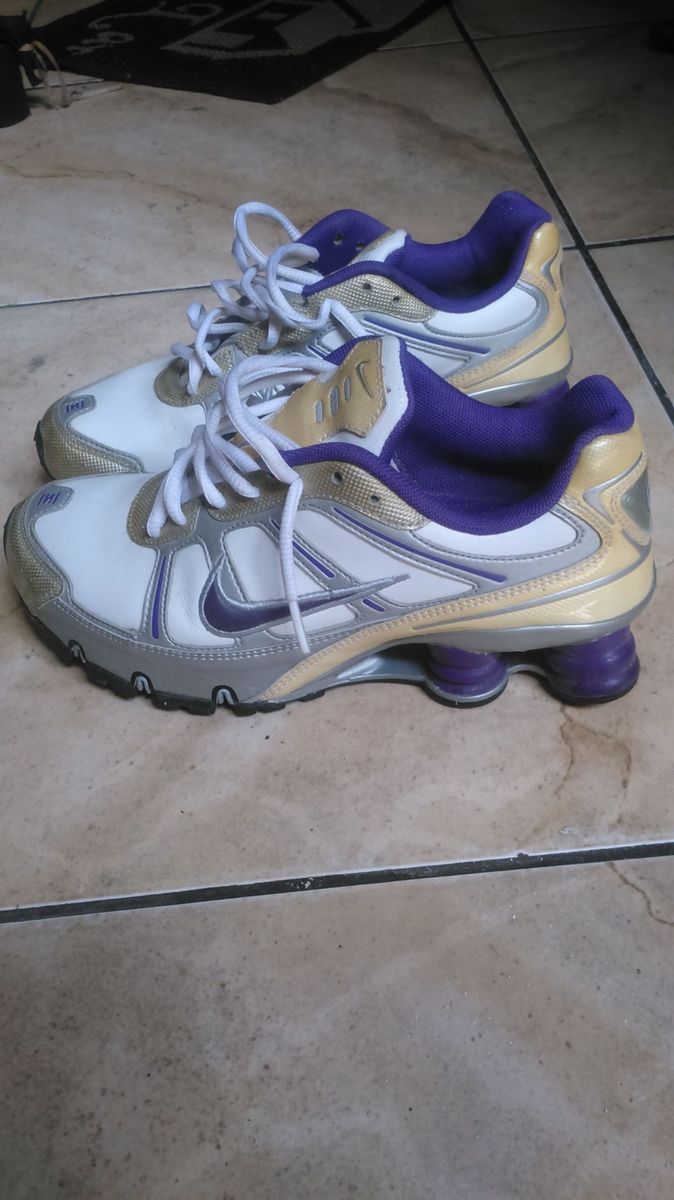 Tenis Nike Shox de Couro Branco e Roxo | Tênis Feminino Nike Shox 36 ...