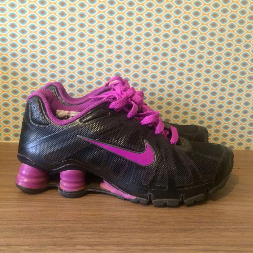 Tênis Nike Shox Preto com Roxo | Tênis Feminino Nike Shox Usado ...