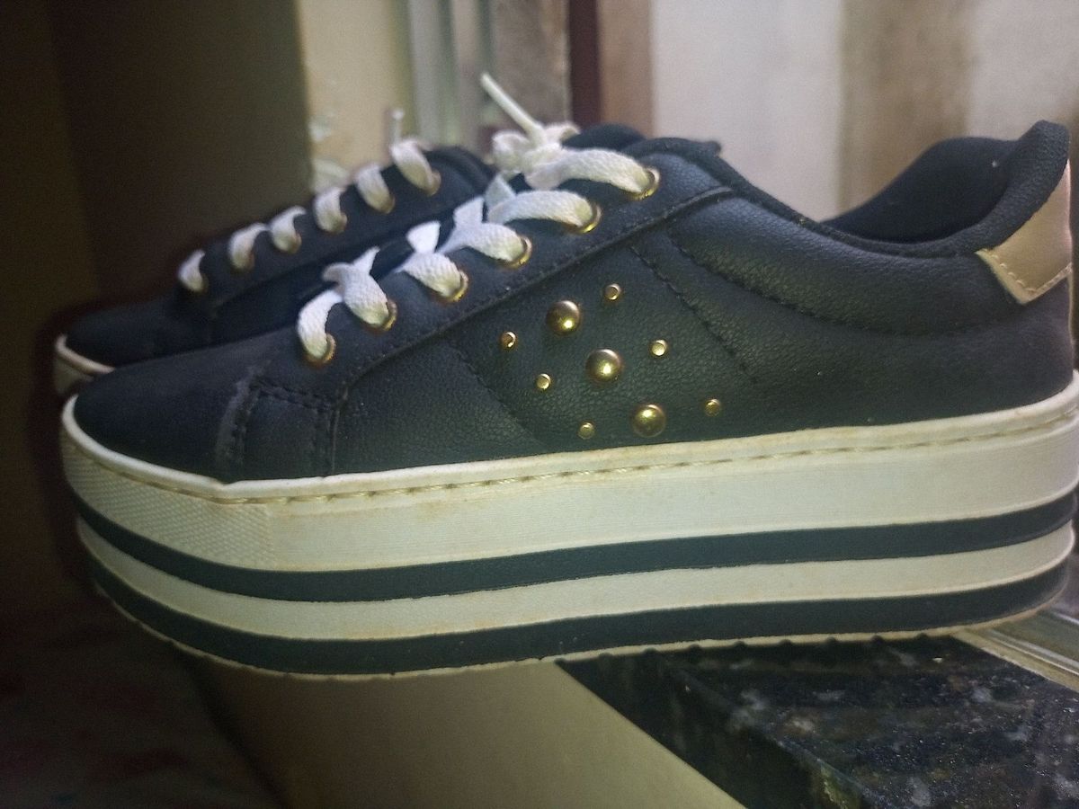 Tênis Preto e Branco | Tênis Feminino Apzy Usado 82356426 | enjoei