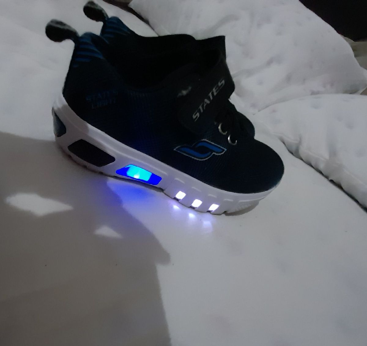 Tênis Que Acende Luz Menino | Calçado Infantil para Meninos Usado ...