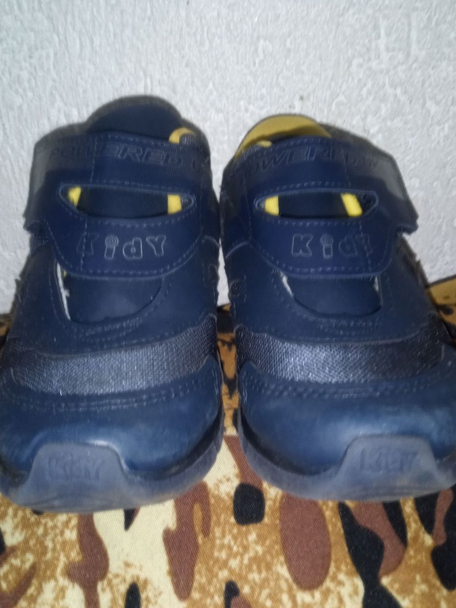 Tênis Que Acende Luz | Calçado Infantil para Meninos Kiddy Usado ...