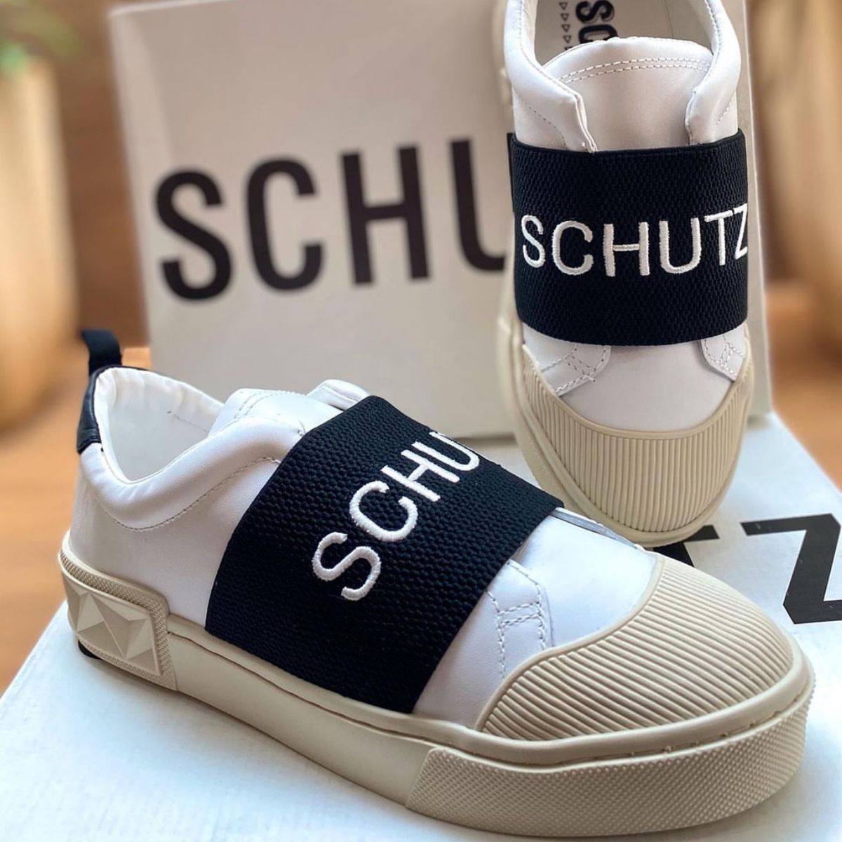 Tênis Schütz sem Avarias | Tênis Feminino Schutz Usado 82227429 | enjoei