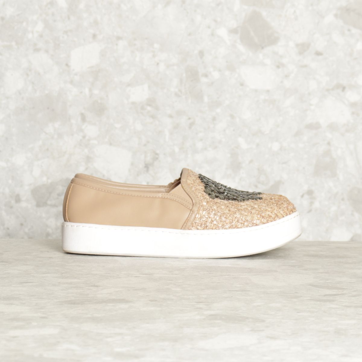 Tênis Slip On Bege Constance | Tênis Feminino Constance Usado 124252773 ...