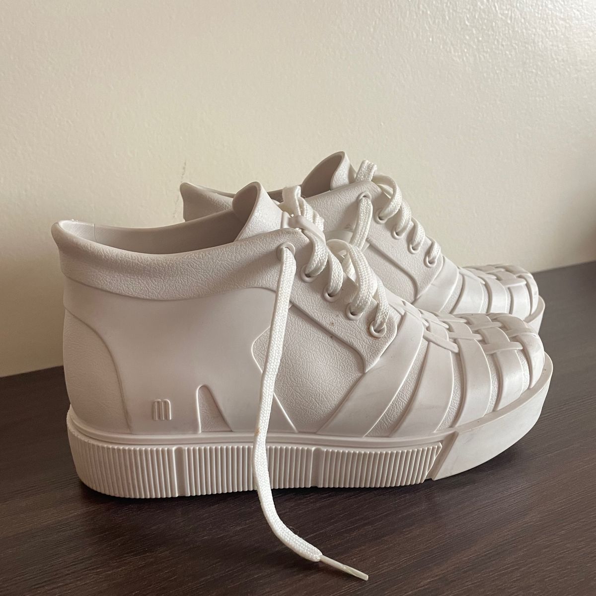 Tênis Sola Alta Melissa Shadow Branco | Tênis Feminino Melissa Usado ...