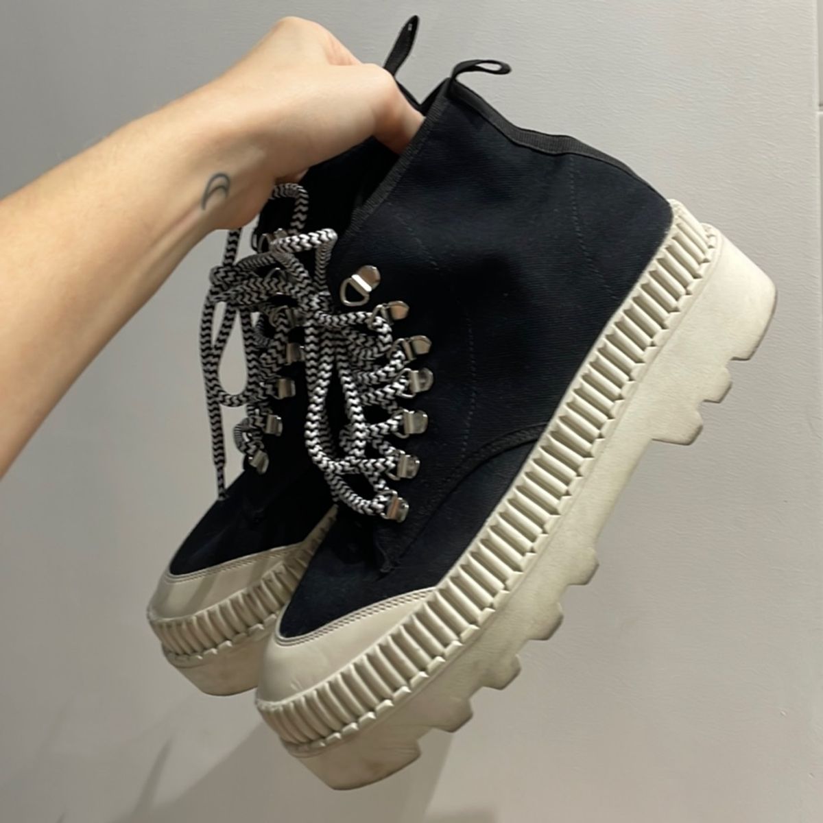 Tenis Tratorado | Tênis Feminino Amaro Usado 82267446 | enjoei