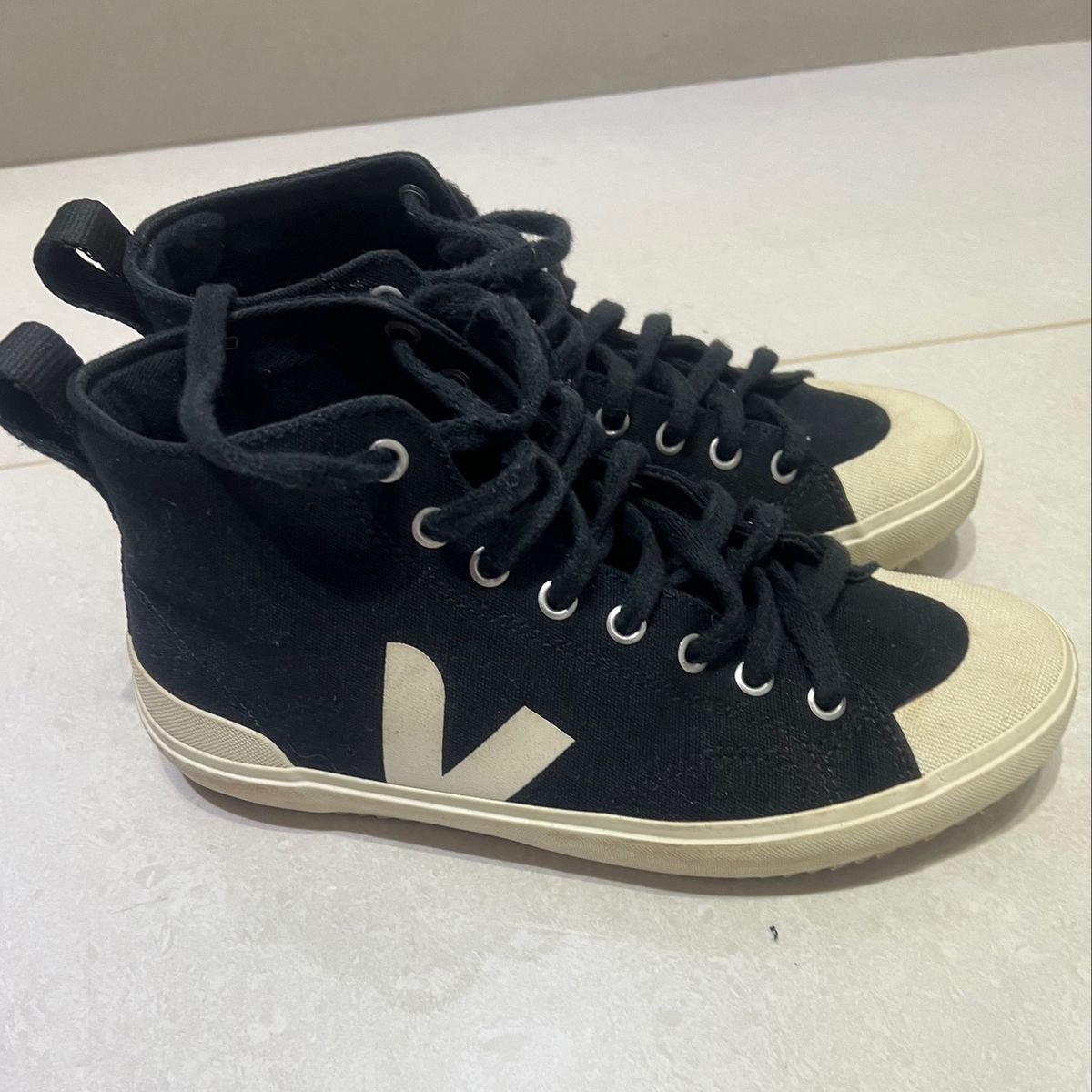 Tenis Vert Original Cor Preto Tam 36 | Tênis Feminino Vert Usado ...