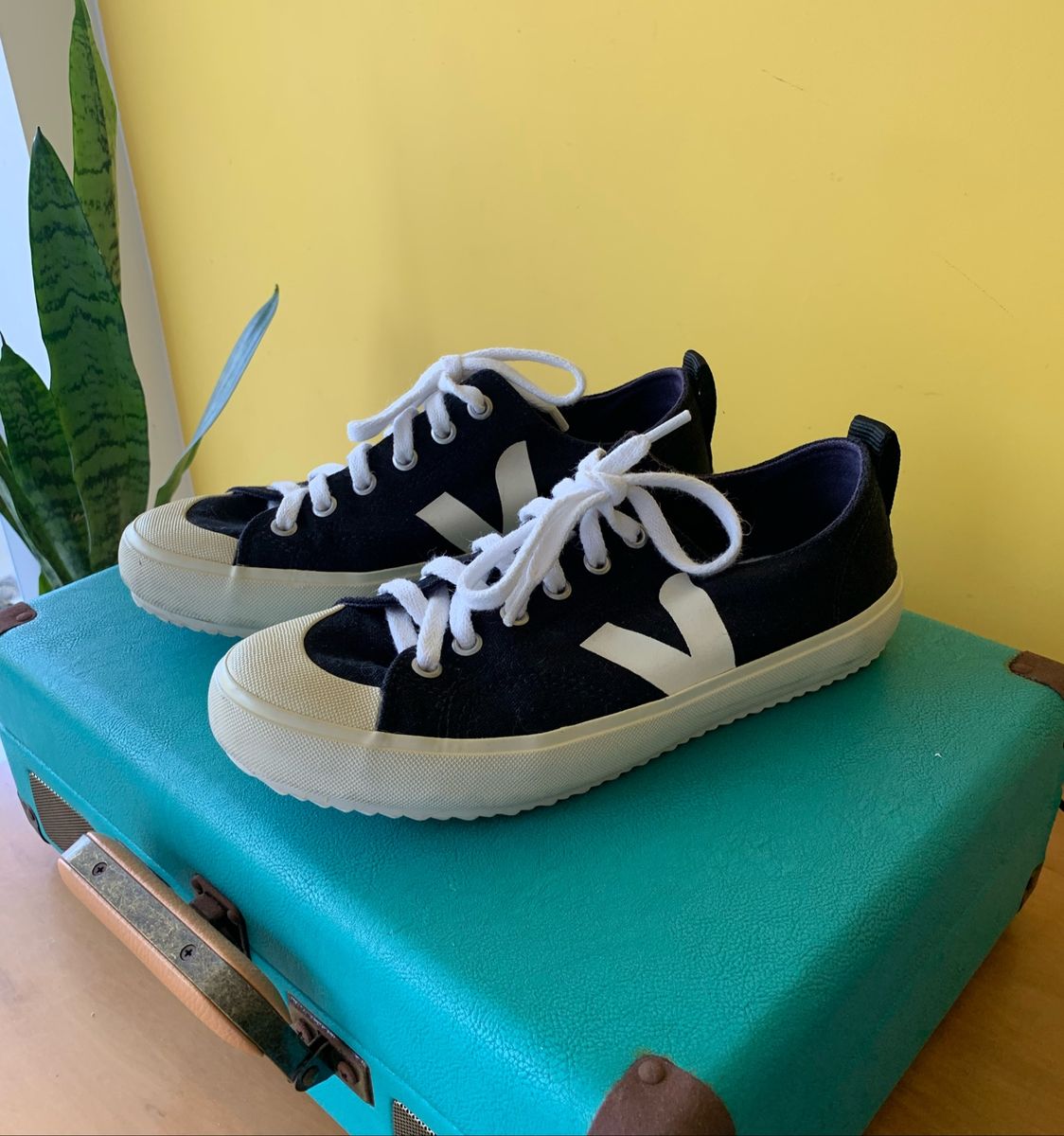 Tenis Vert Preto | Tênis Feminino Vert Usado 56919512 | enjoei