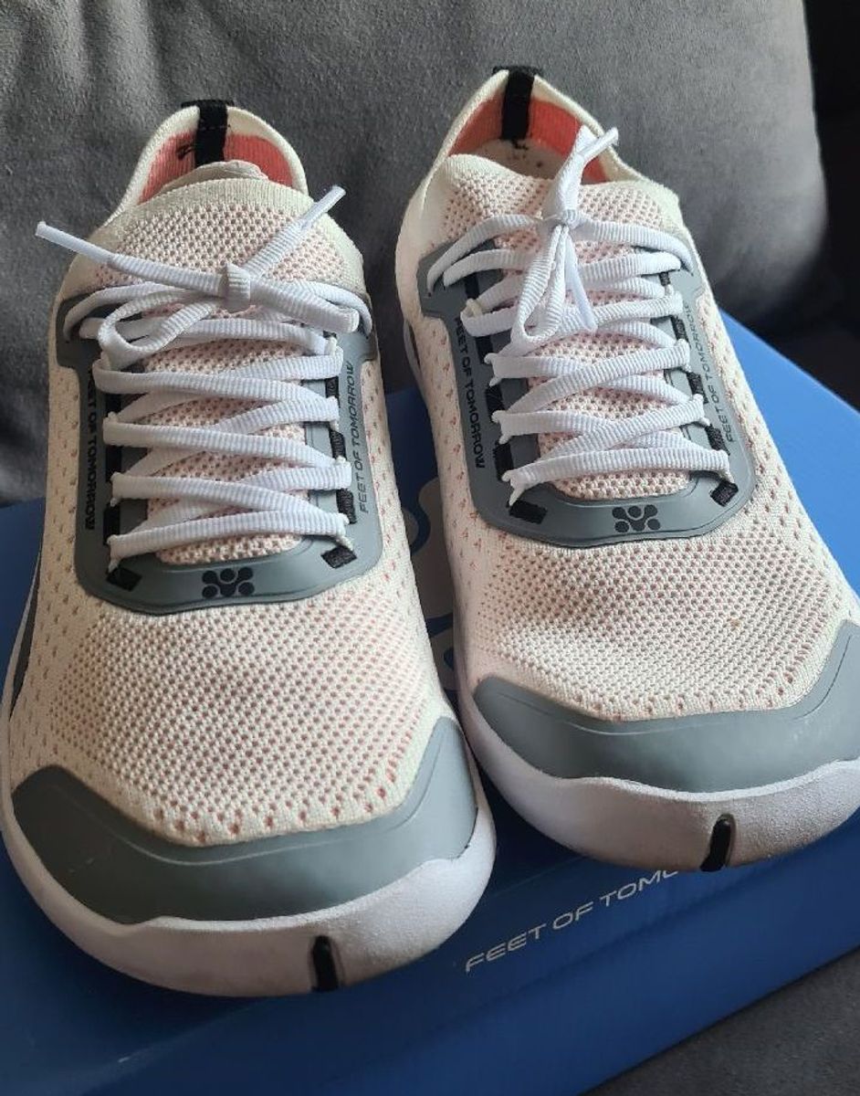 Tenis Yette Feet Of Tomorrow | Tênis Feminino Feet Of Tomorrow Usado ...