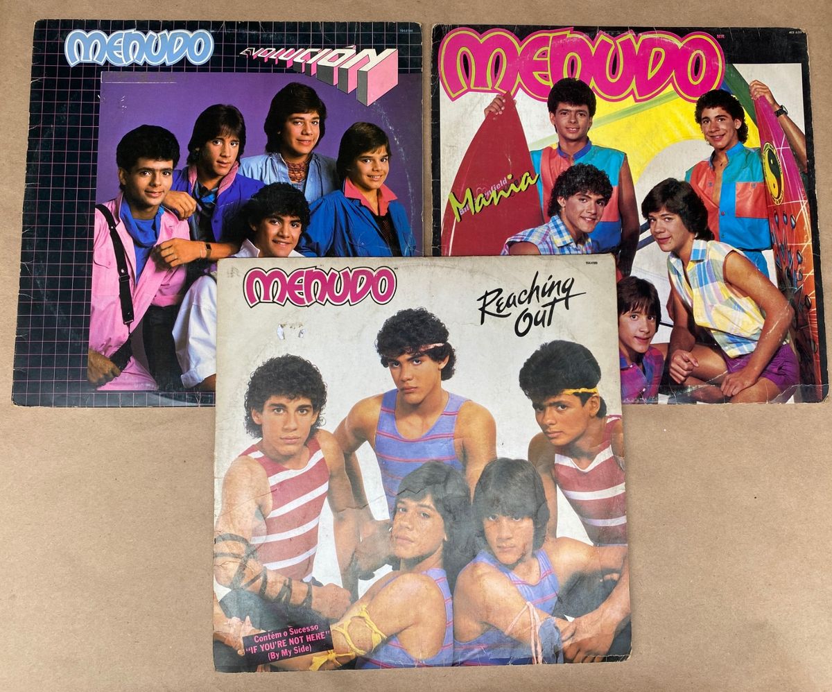 Três Álbuns em Disco de Vinil Lp Menudo Reaching Out, Mania e Evolución ...