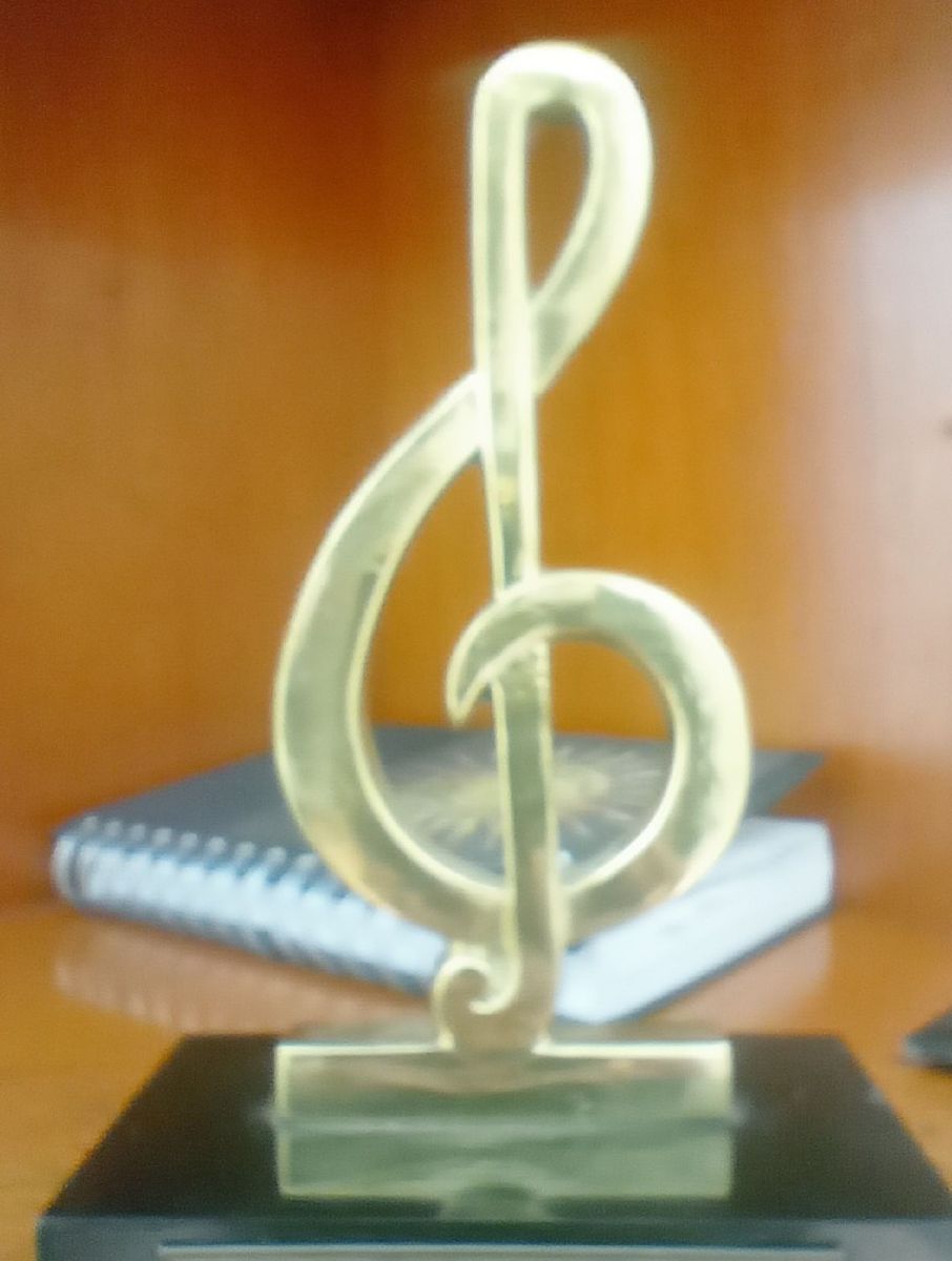 Troféu Antigo de Música | Móvel de Antiquário Troféu Piazza Usado ...