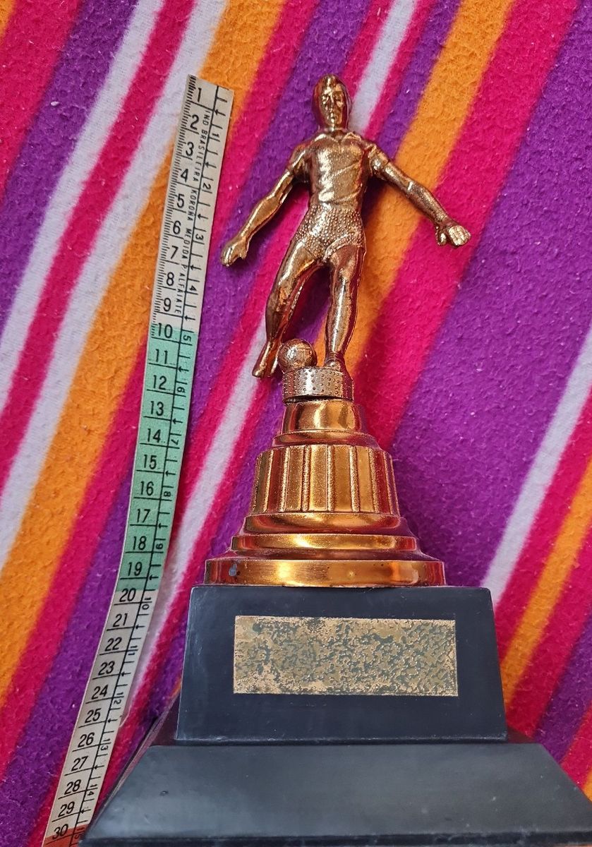 Troféu Plástico Vintage 26 Cm | Produto Vintage e Retro Troféu Usado ...