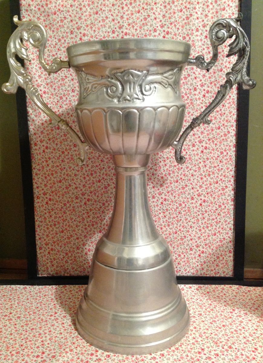 Troféu Vintage Wood | Produto Vintage e Retro Usado 96719487 | enjoei