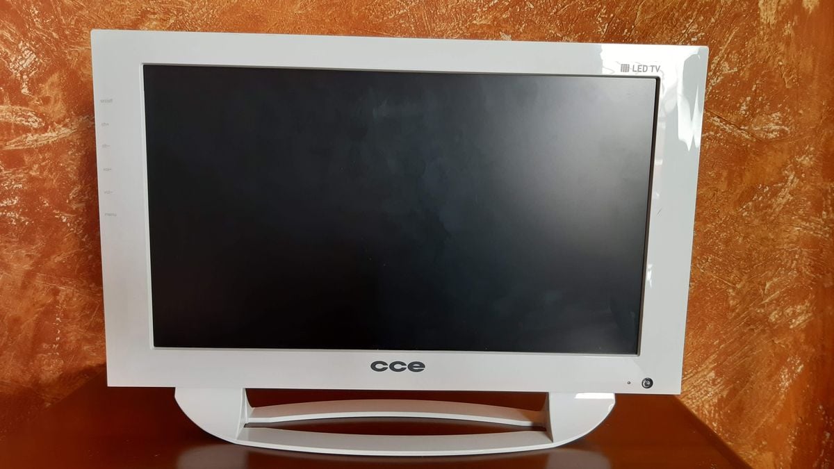 Tv Cce Led 14 Portatil Branca | TV e Display Cce Usado 72596105 | enjoei