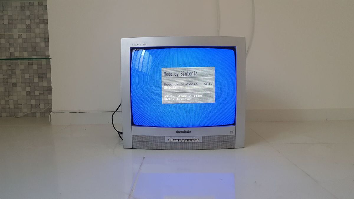 Tv Gradiente 20" com Rádio Fm Embutido | TV e Display Gradiente Usado 31495120 | enjoei