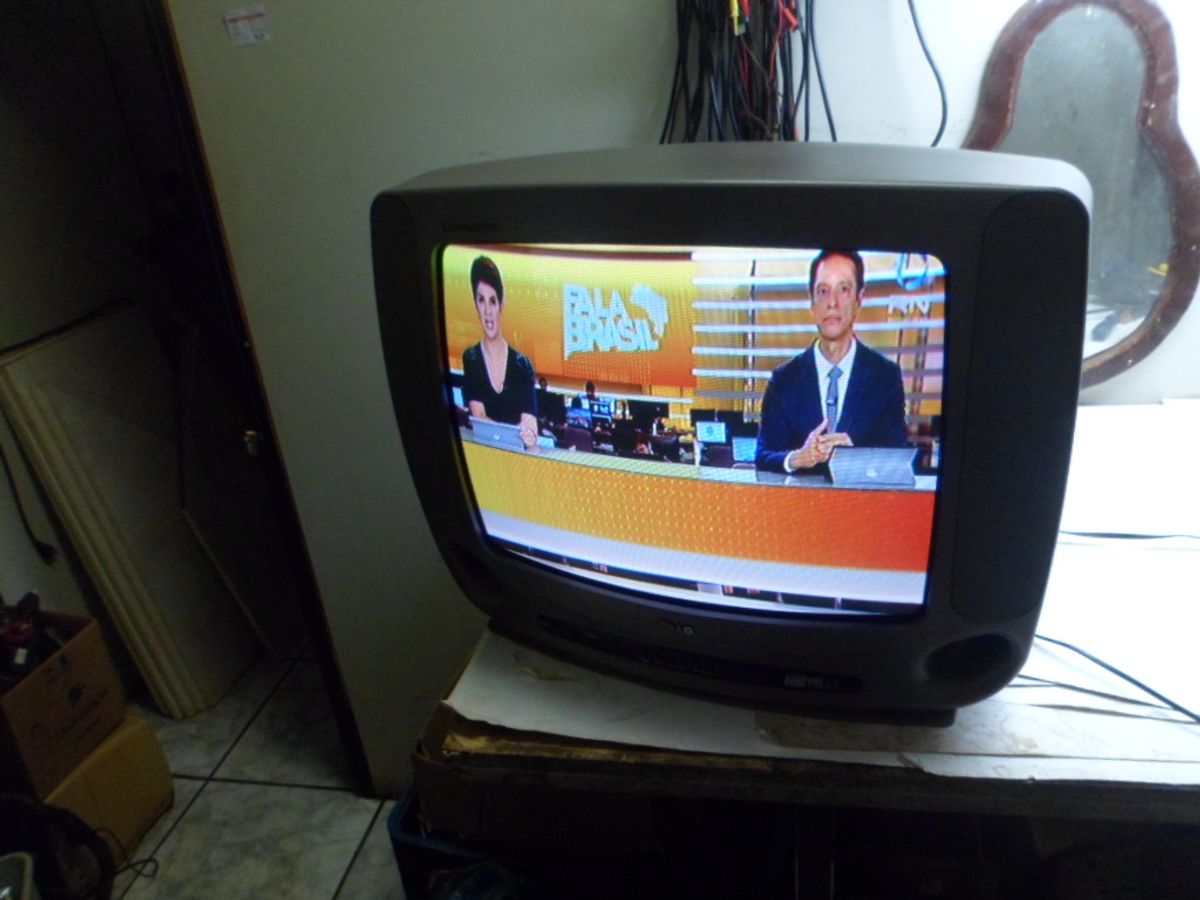 Tv Lg Cp20b86a Tv de Tubo Usada sem Controle Leia Anuncio | Móvel p ...