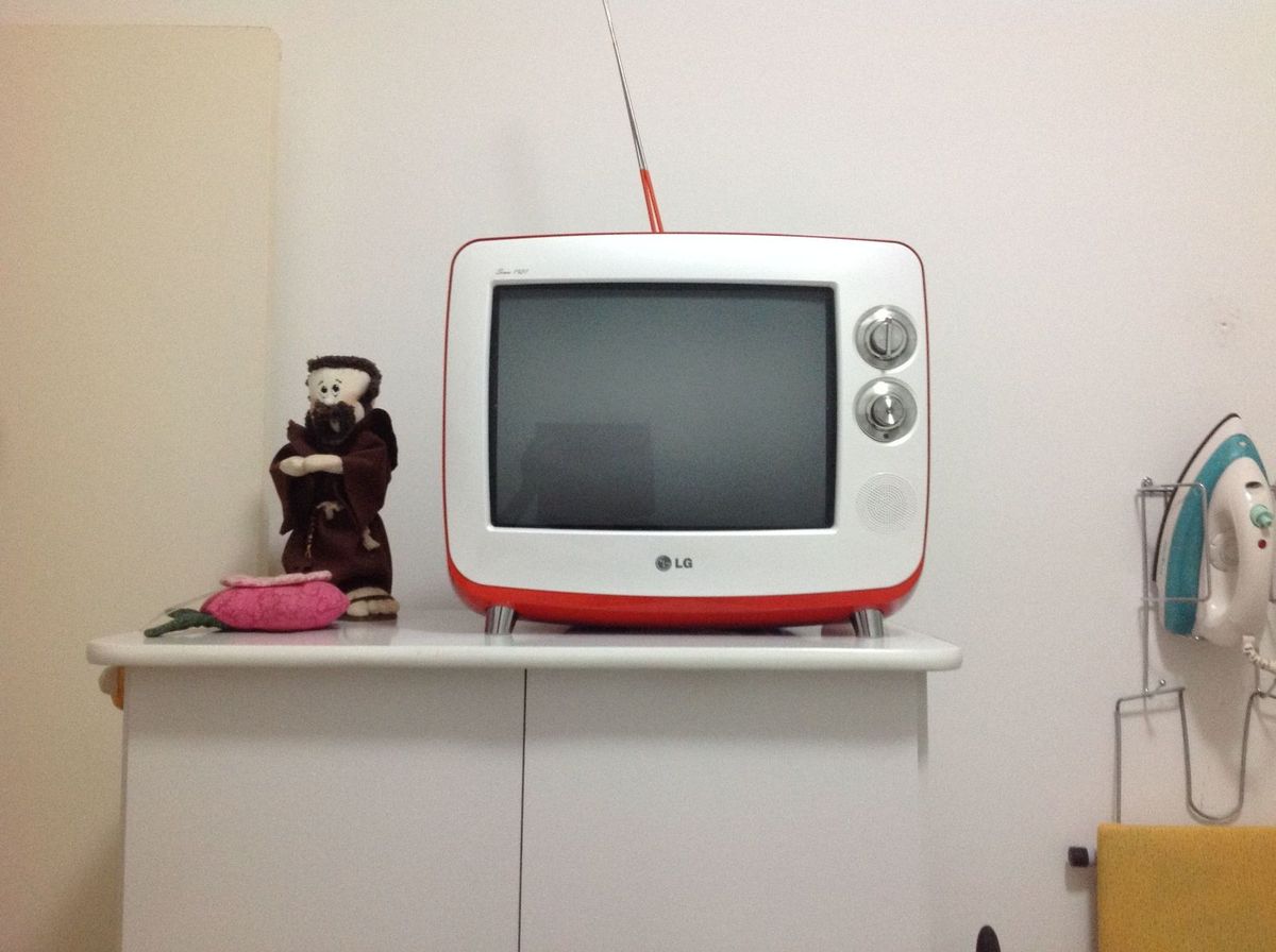 Tv Lg Retrô - Edição Limitada | TV e Display Lg Usado 721909 | enjoei