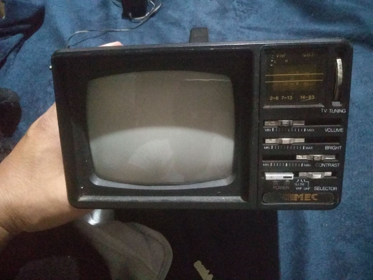 Tv Portátil 5 Polegadas Antiga | TV e Display Mec Usado 77547141 | enjoei