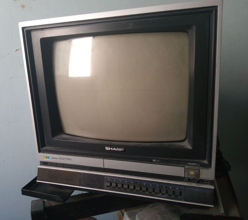 Tv Shot Vision Vintage Antiga | TV e Display Sharp Usado 59763961 | enjoei
