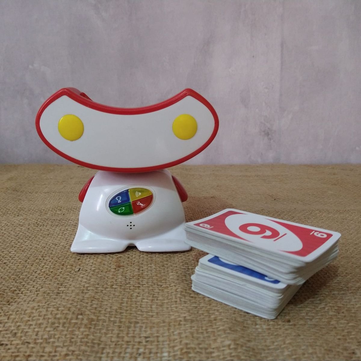 Uno Roboto com Cartas do Baralho | Brinquedo Uno Usado 62962203 | enjoei