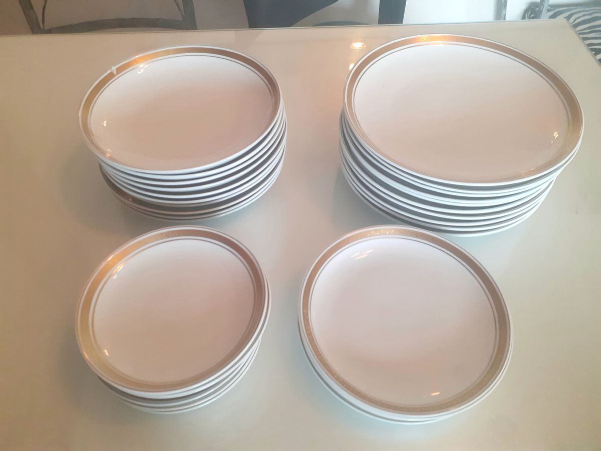 Vendo Aparelho de Jantar Incompleto Antigo de Porcelana Statita Bordas ...