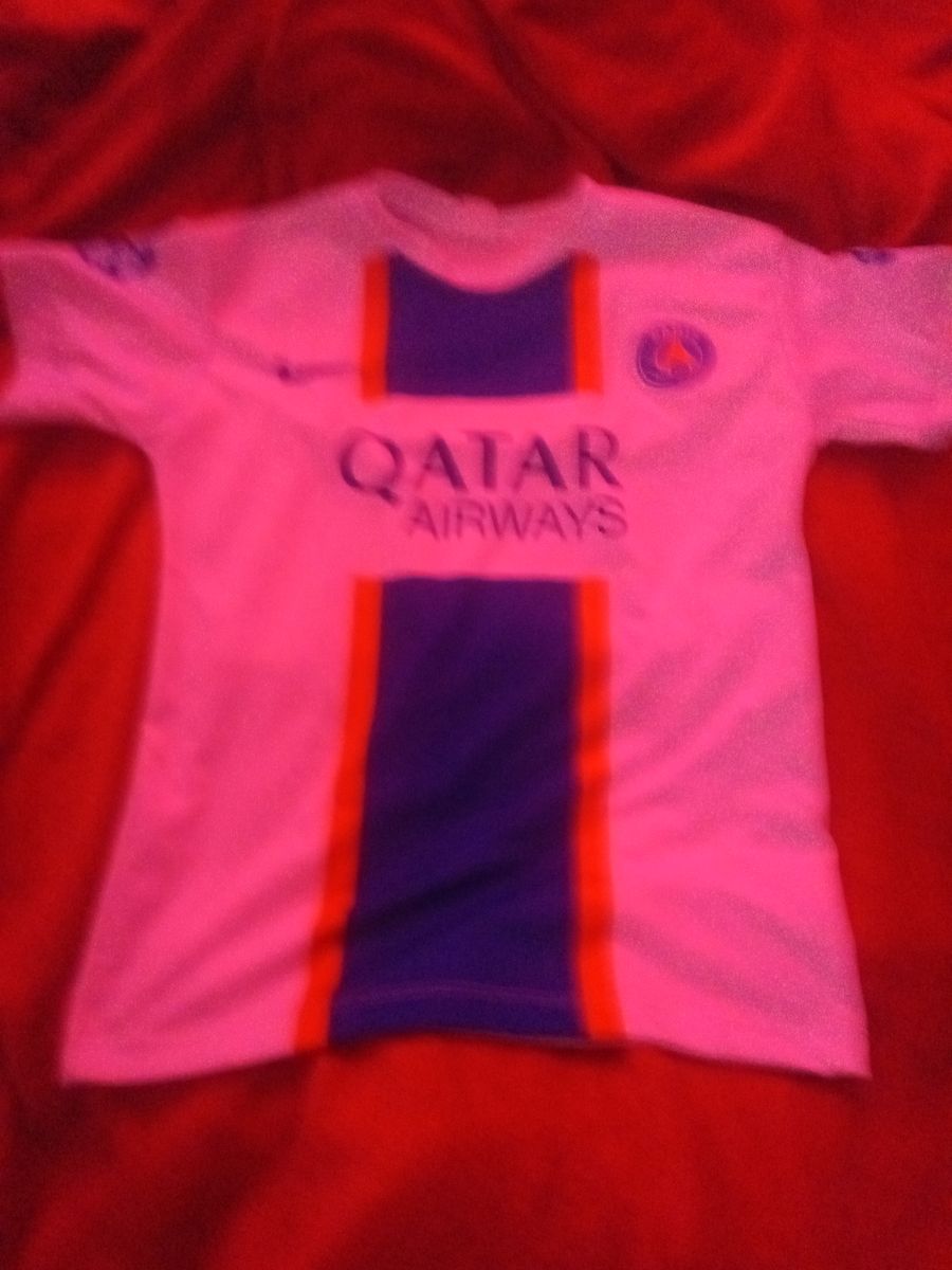Vendo Camisa Autografada do Psg | Camisa Feminina Usado 84937097 | enjoei