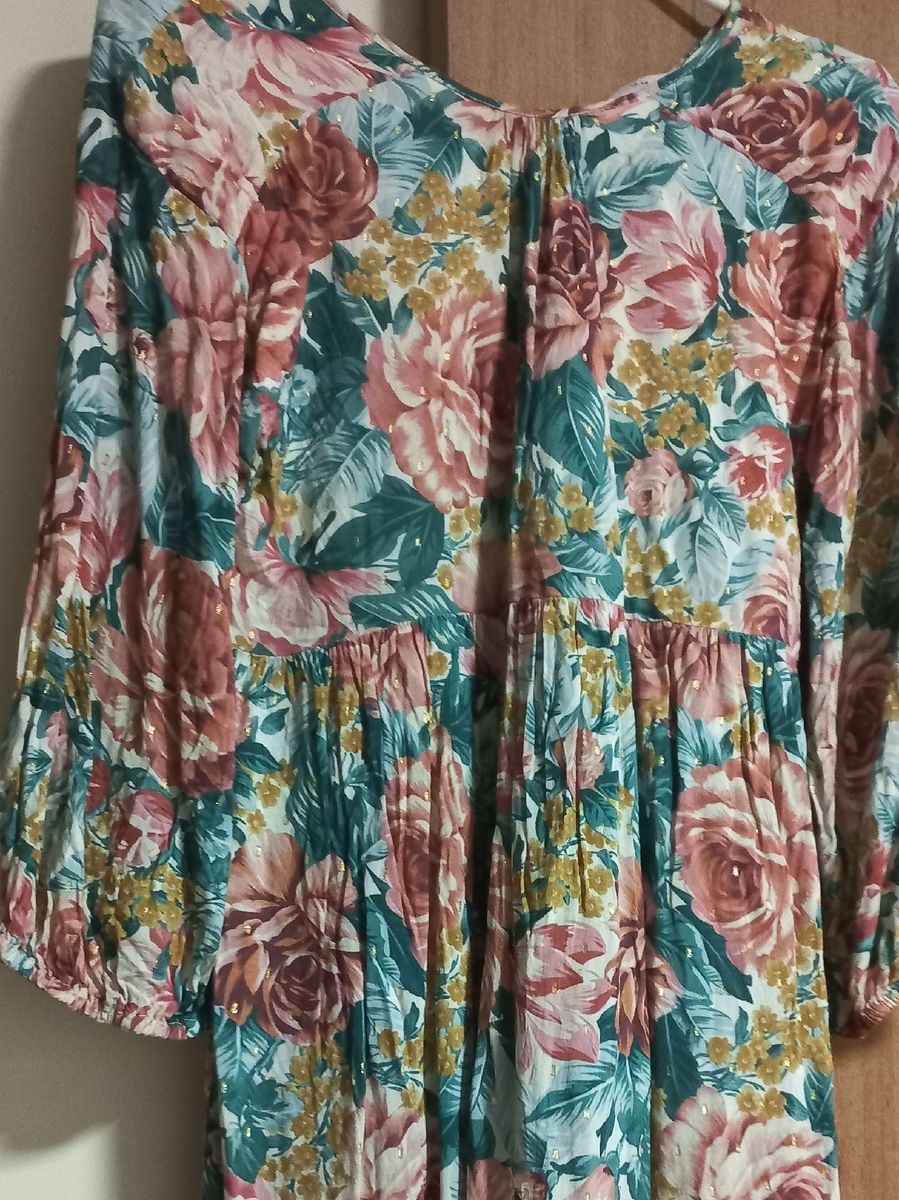Vestido Com Estampa Floral E Detalhes Dourados Vestido Feminino Zara