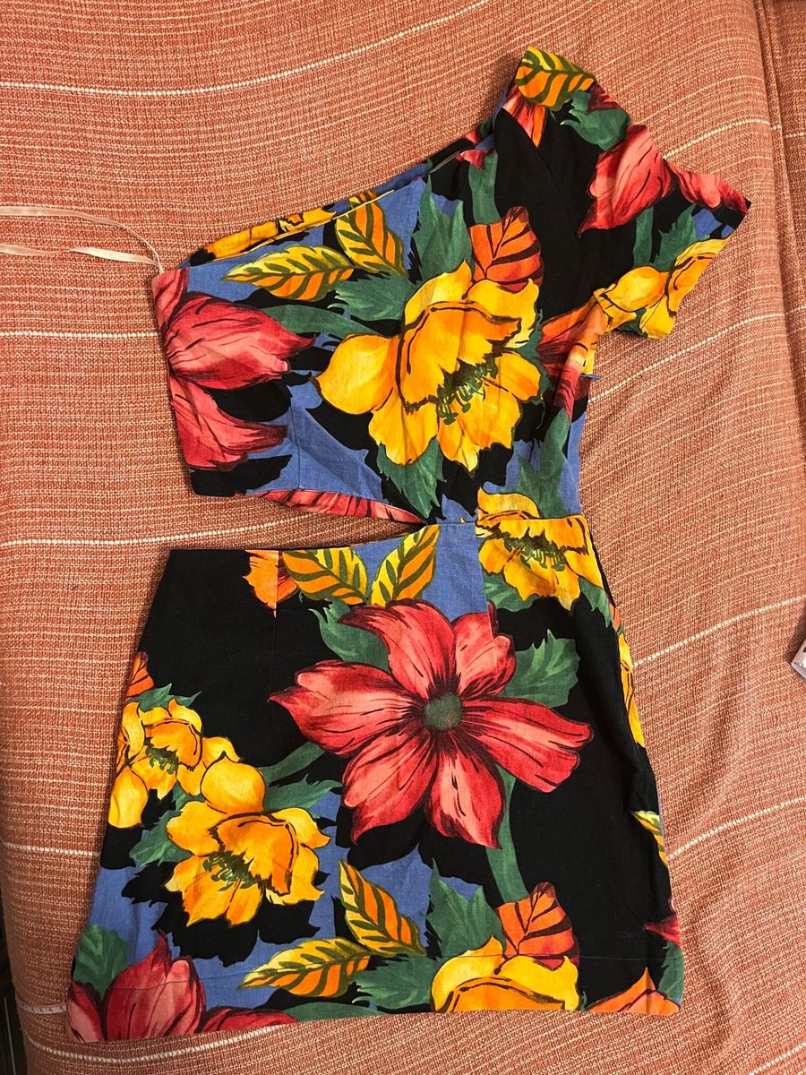 Vestido Ombro Só Farm Florido em Linho | Vestido Feminino Farm Usado ...