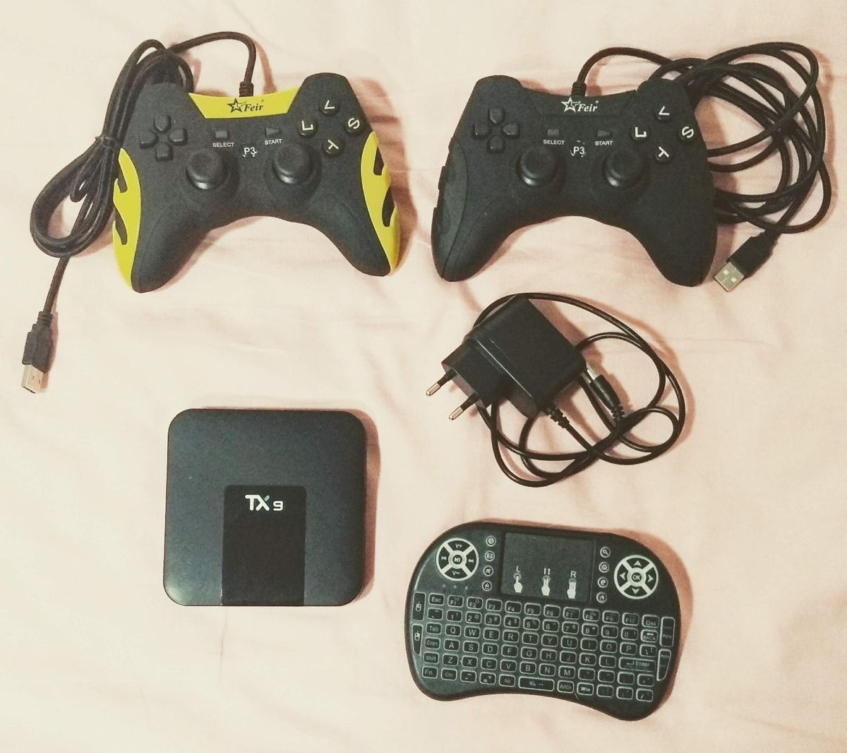 Video Game Retro Emulador Tx9 com 2 Controles e Mini Teclado | Jogo de ...