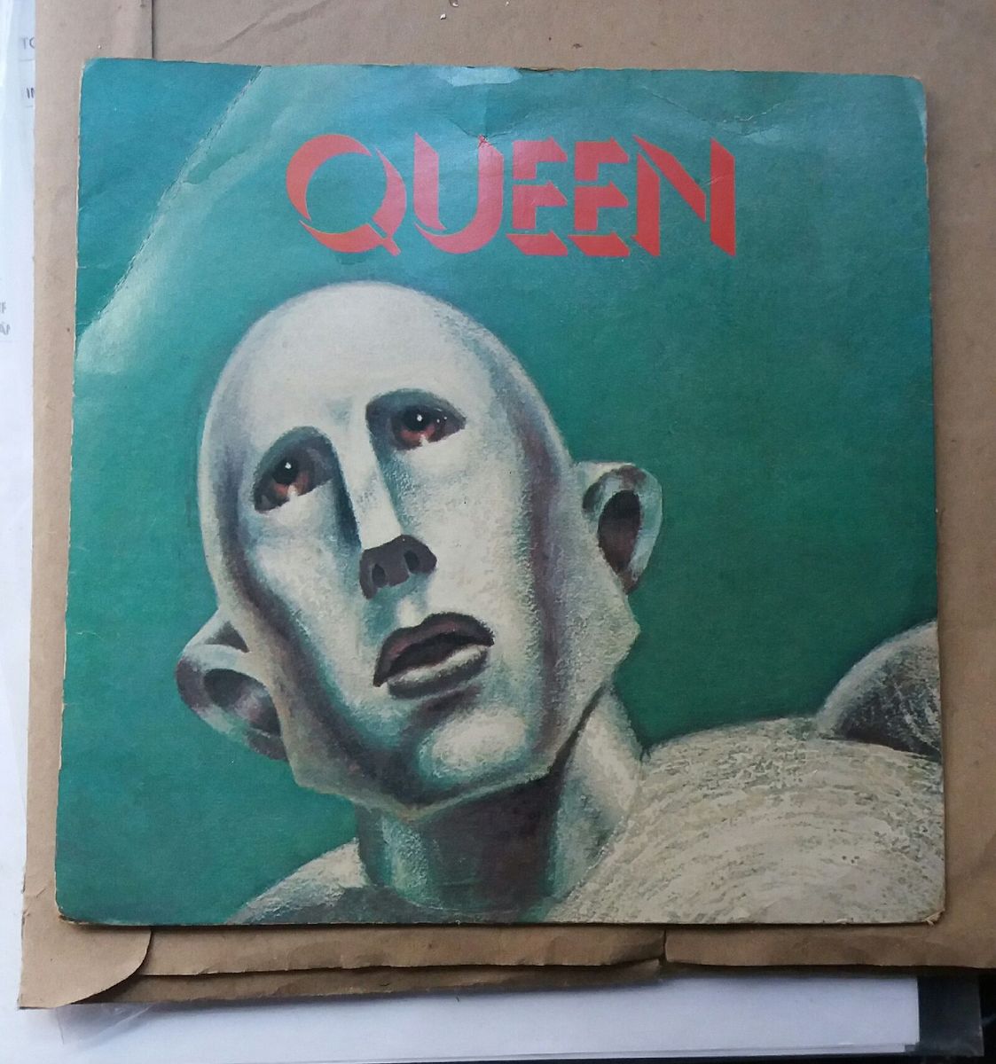 Vinil Queen 1977 | Item de Música Emi Usado 43604750 | enjoei