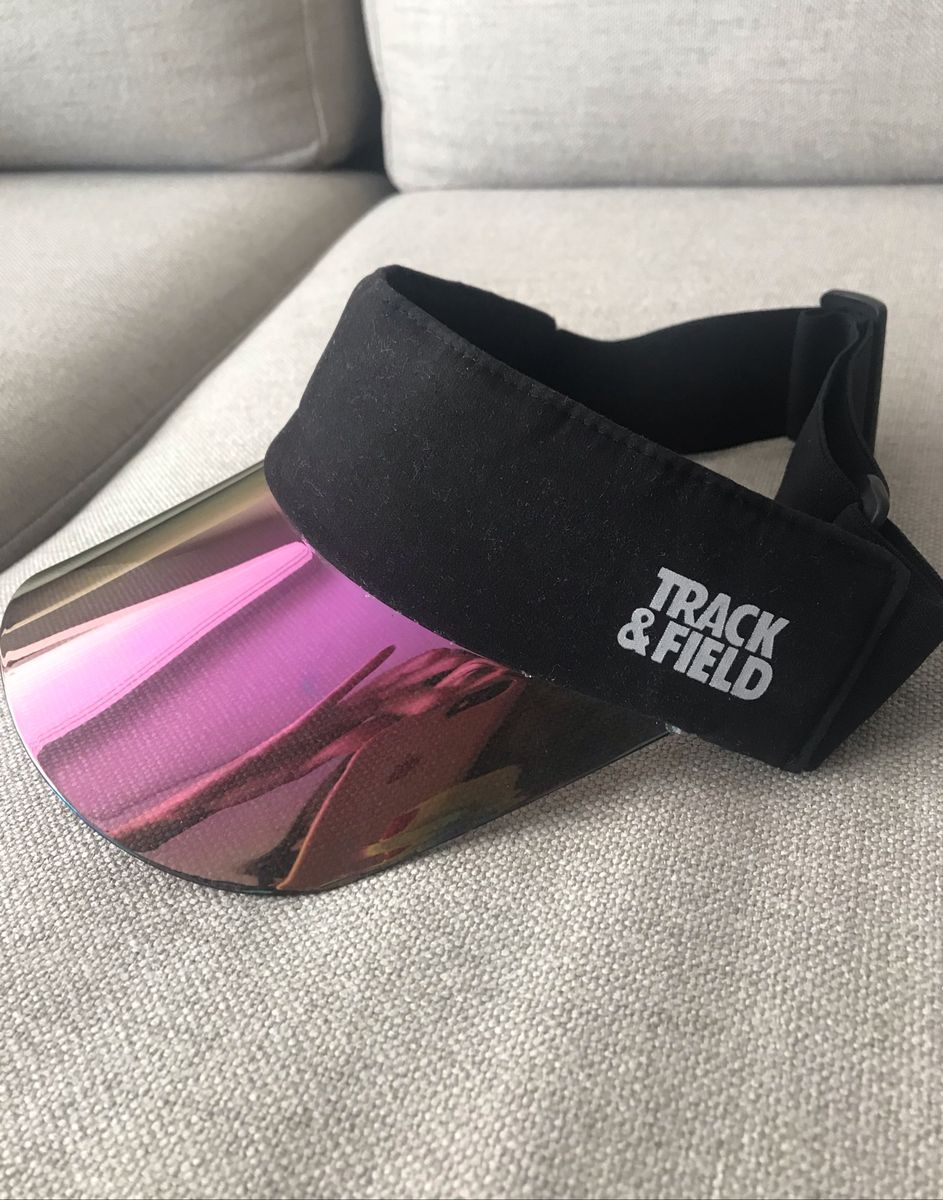 Viseira Holográfica Sol Track e Field | Chapéu Feminino Track & Field ...