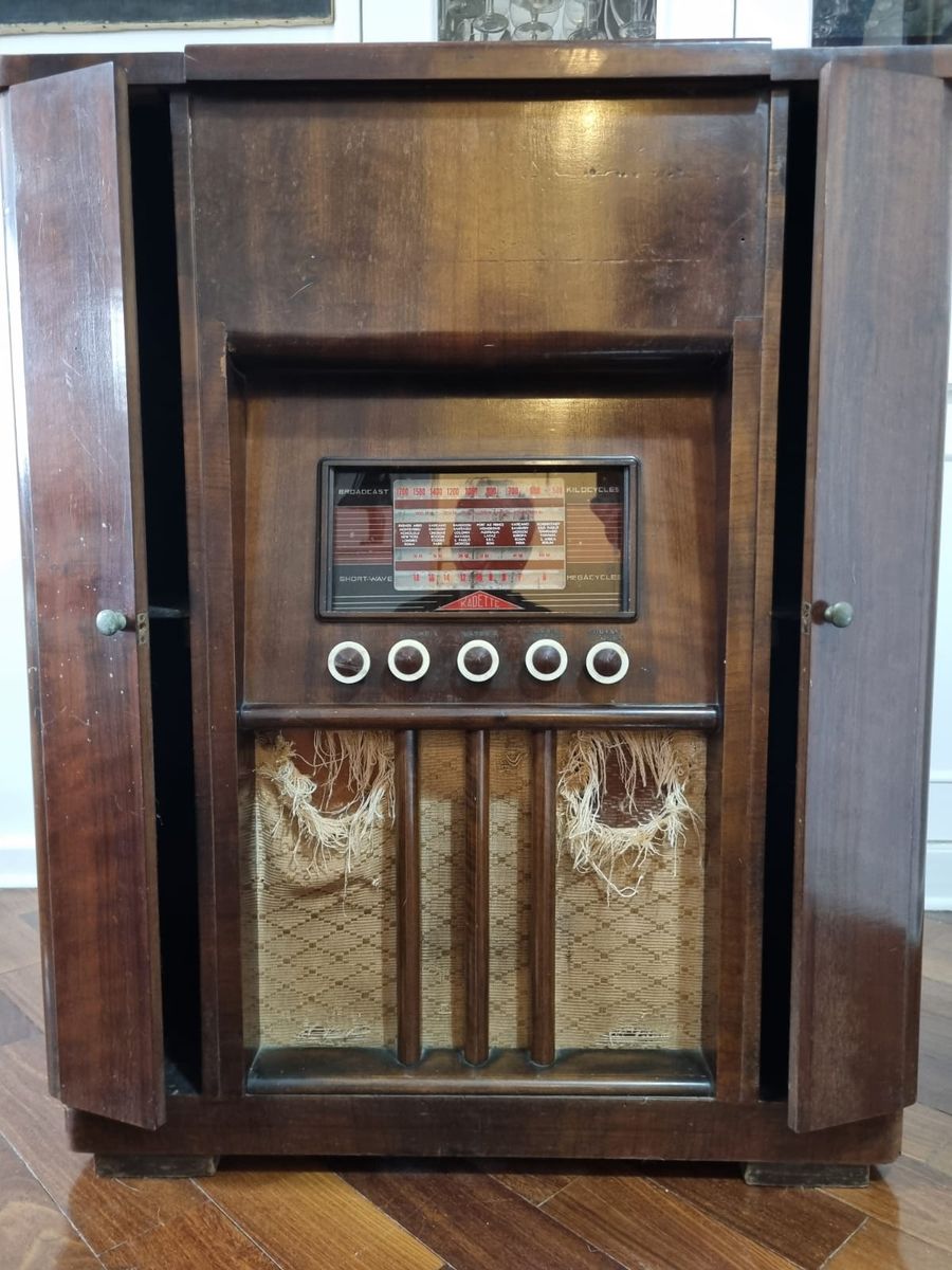 Vitrola Antiga e Rara de Móvel com Rádio Kadette | Cacareco Kadette ...