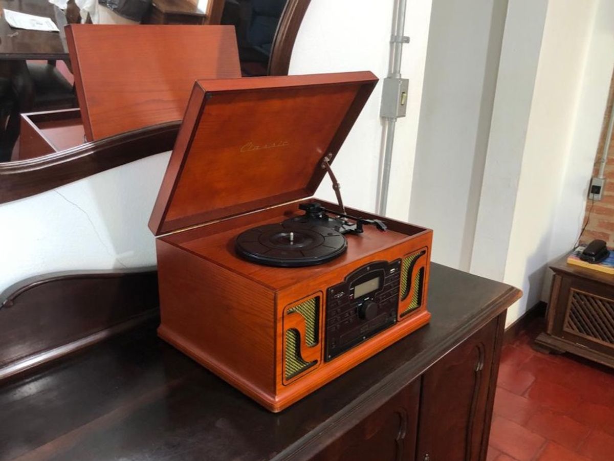 Vitrola Classic | Móvel p/ Casa Classic Usado 45988256 | enjoei