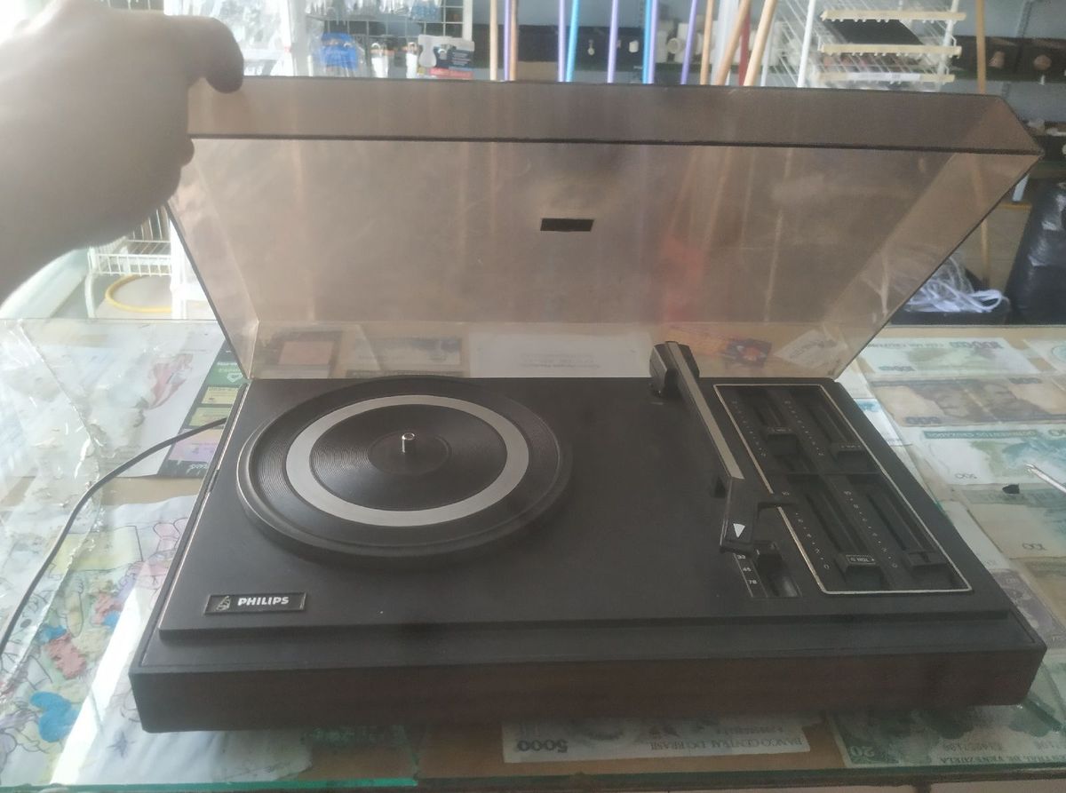 Vitrola Philips 723, Restauro Ou Decoração. | Produto Masculino Philips ...