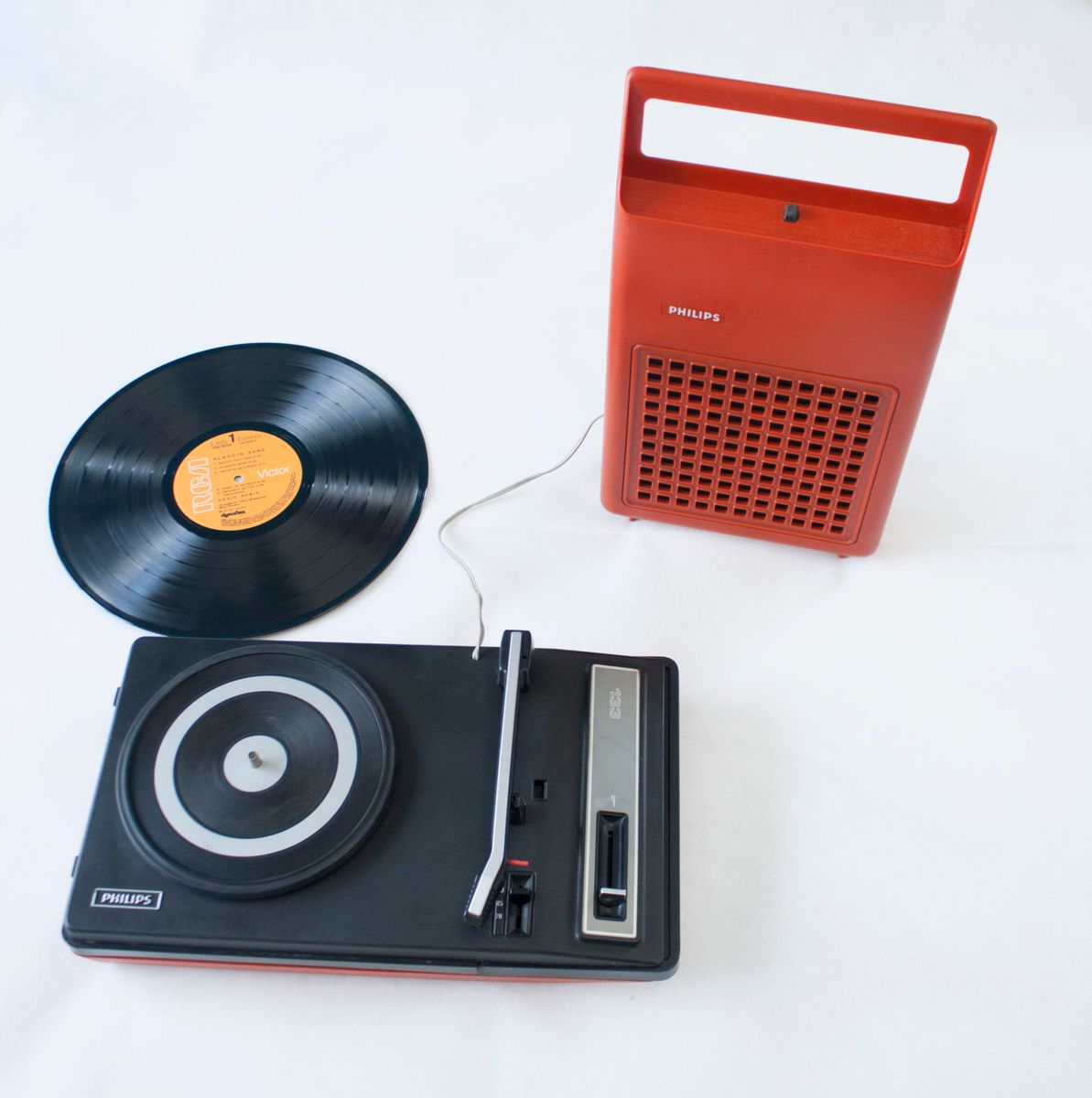 Vitrola Portátil Philips 133 From 70`s | Item de Música Philips Usado ...