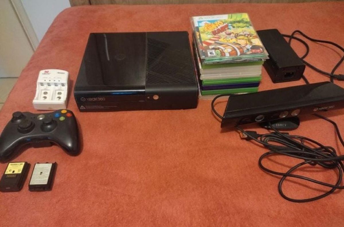 Xbox 360, Completo,vendo Ou Troco por Perfume | Console de Videogame ...