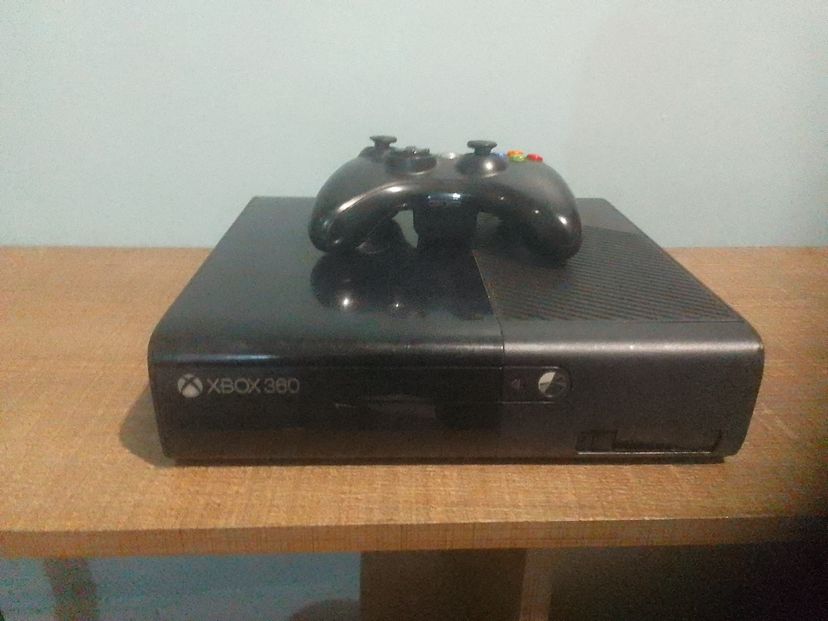 Xbox 360 Super Slim Bloqueado | Console de Videogame Microsoft Usado 87313663 | enjoei