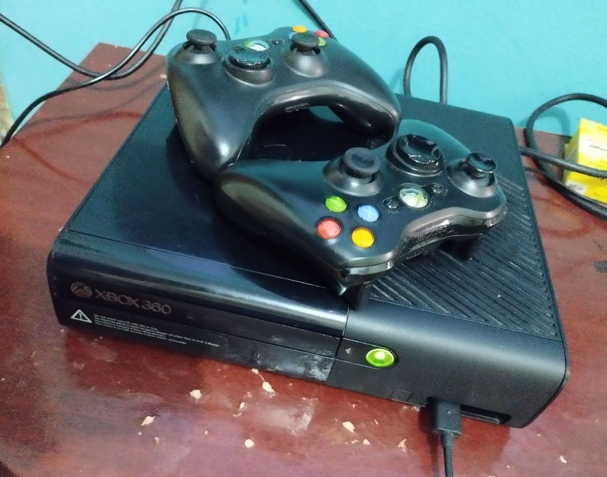 Xbox 360 Super Slim Desbloqueado Lt 3.0 com Hd 250 Gb 2 Controles Sendo ...