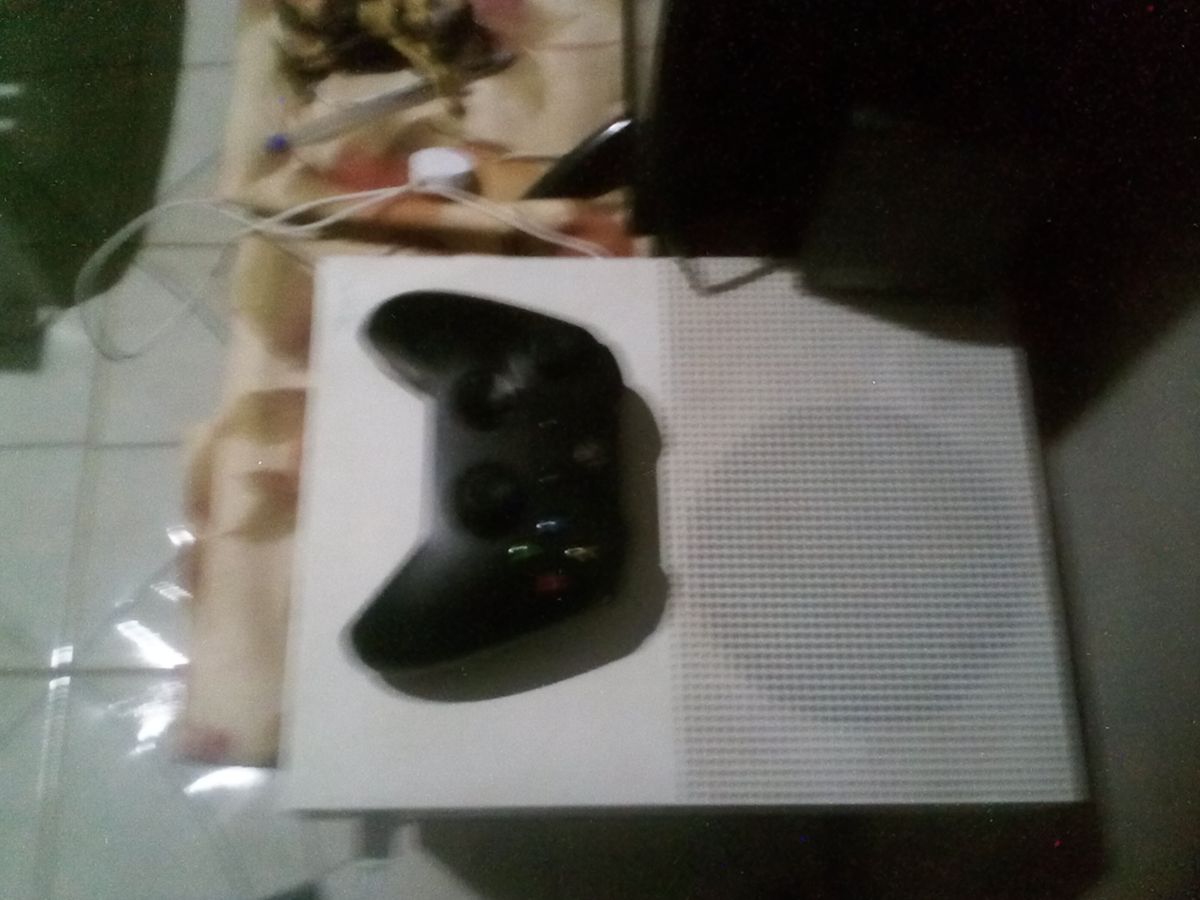 Xbox One S 1tb com Um Controle e Um Jogo de Brinde | Console de ...