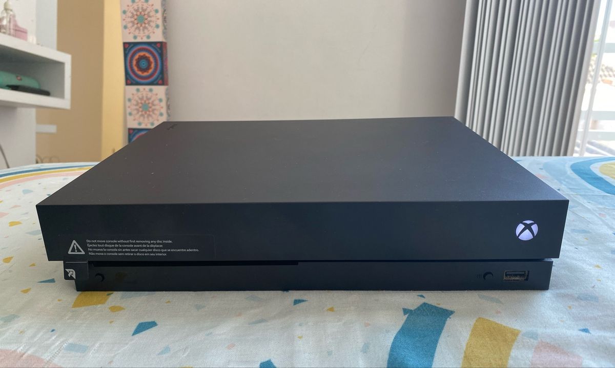 Xbox One X 1tb Console Preto 4k Hdr + 6 Jogos | Brinquedo Xbox One X ...